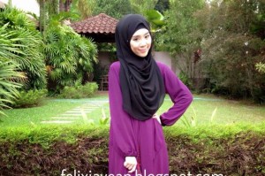 Raisyyah Rania Yeap berhijab hitam | Denaihati